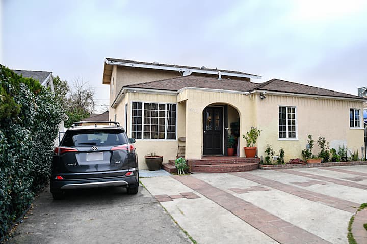 Cozy Noho Home | Minutes To Universal & Burbank - Los Angeles, CA