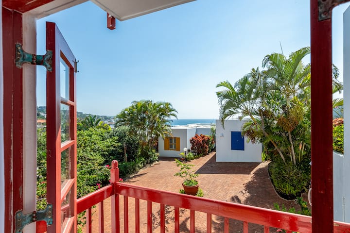 16 Thira Santorini Estate - Modern Beach Apartment - Dolphin Coast