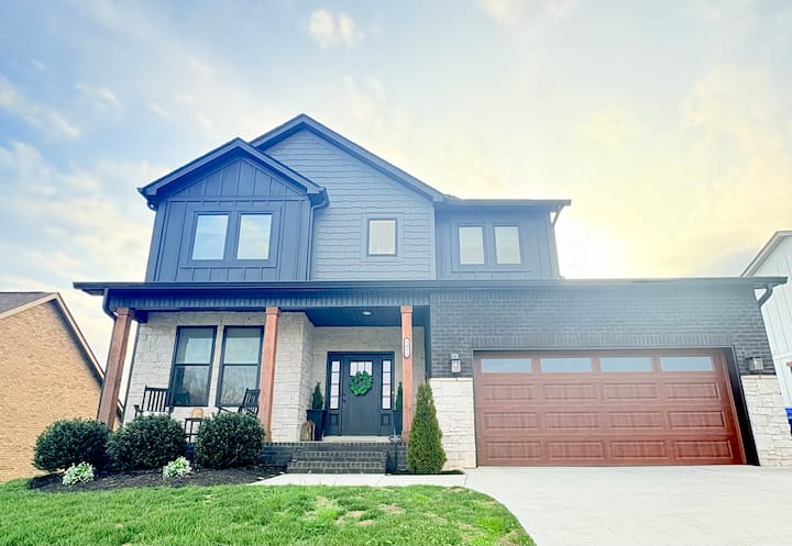 East Tn Home With Lake Views & 2 Kitchens! - Morristown, TN