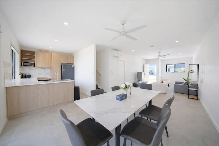 Great Value! 4br Newly Built Comfort 5 Mins Mall - Ipswich