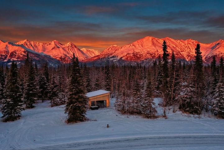 Stay Alaska - Modern Stays In The Wild - Jacuzzi - Anchorage, AK