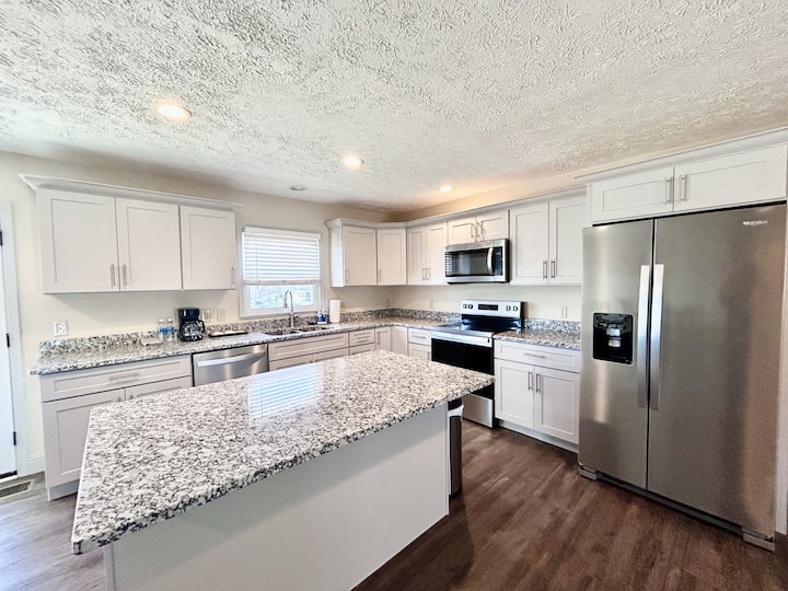 Spacious 3bedroom Fully Equipped Home Best Located - Crossville, TN