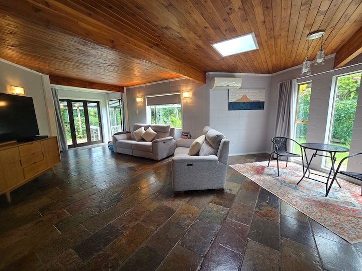 White Horse Retreat - Whakatāne