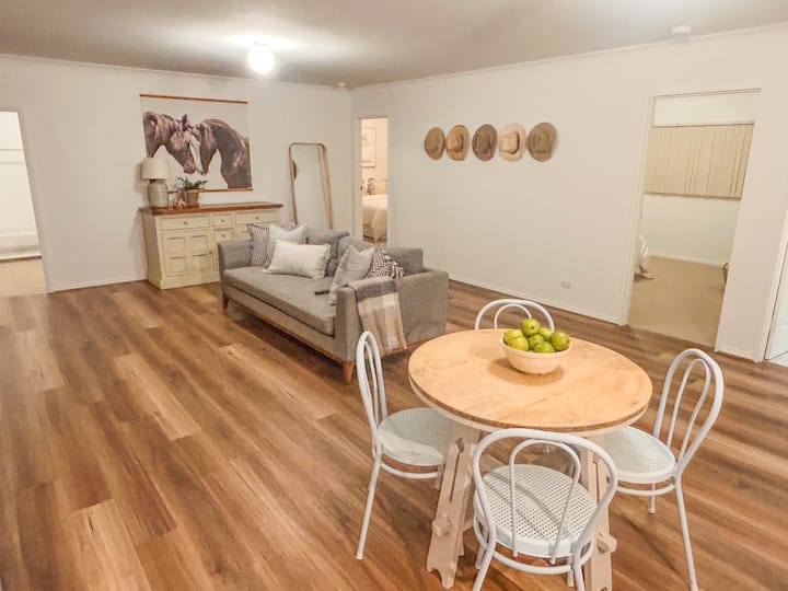 The Blue Brumby Guesthouse - Tamworth