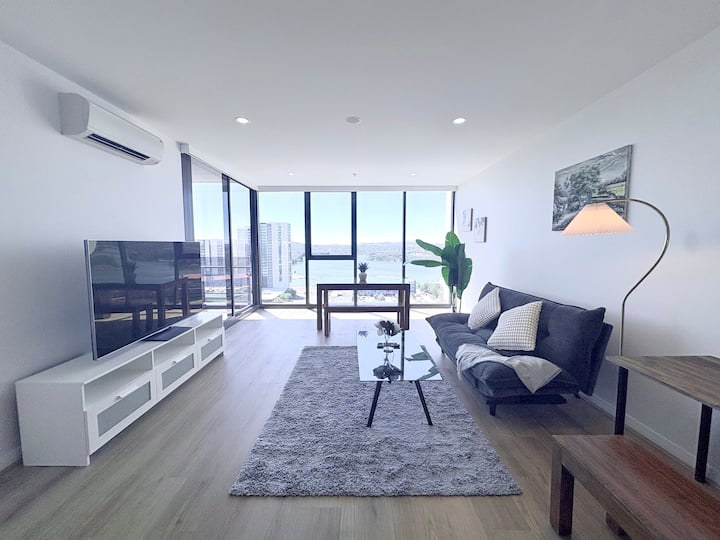 2b Apartment Stunning Lake View Walk To Westfield - Belconnen