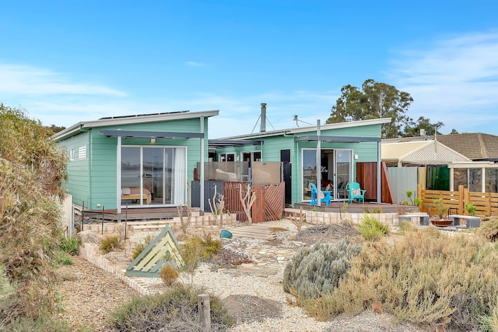 Mermaid Haus—beach Escape With Pool, Fire & Style - Adelaida