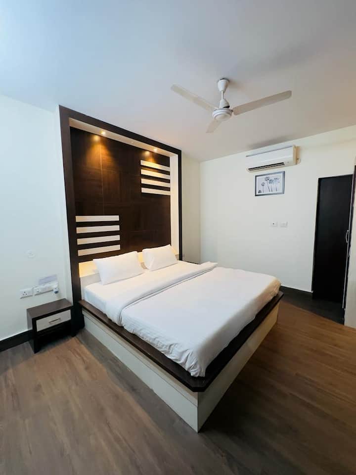 Mountain & Garden View Room • Pool • Balcony - Alwar