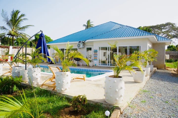 Leslie’s Retreat - Diani Beach