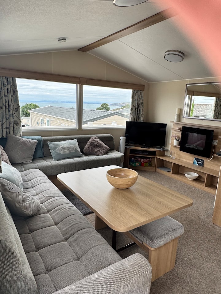 Beautiful 3-bedroom Caravan With Beach Access - New Quay
