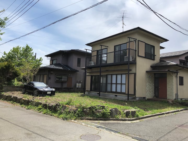 仙石原すすき草原まで車で6分！温泉街箱根で冬の訪れを感じよう 一軒家貸し切り - Hakone