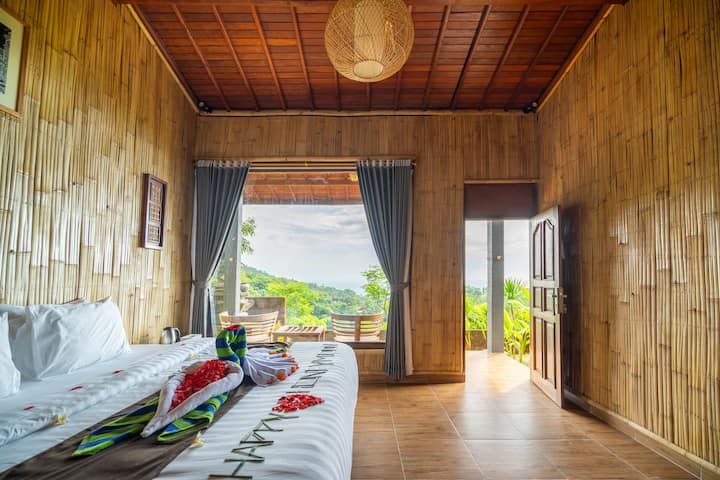 One Bedroom With View. Seraya Getaway With Pool. - Seraya