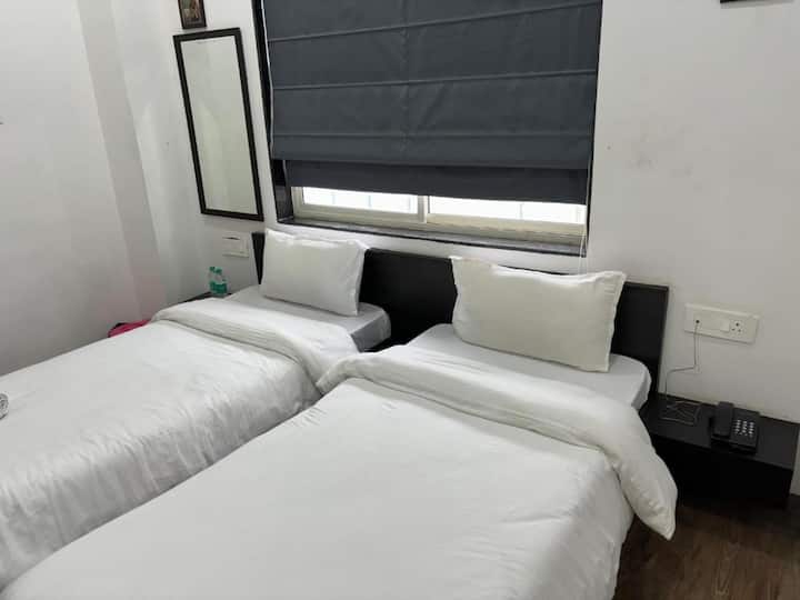 Twin Deluxe Non Ac Room, Sunny Executive - Satara