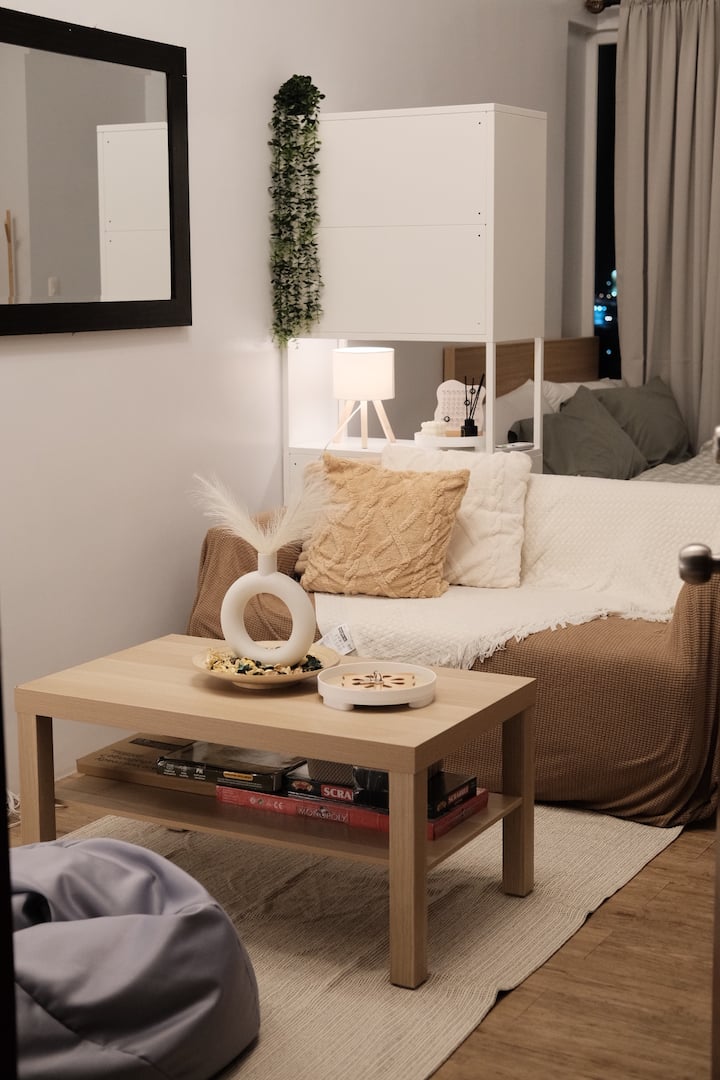 Haraya Lives In Every Moment.

Sunlight/city Light - Muntinlupa