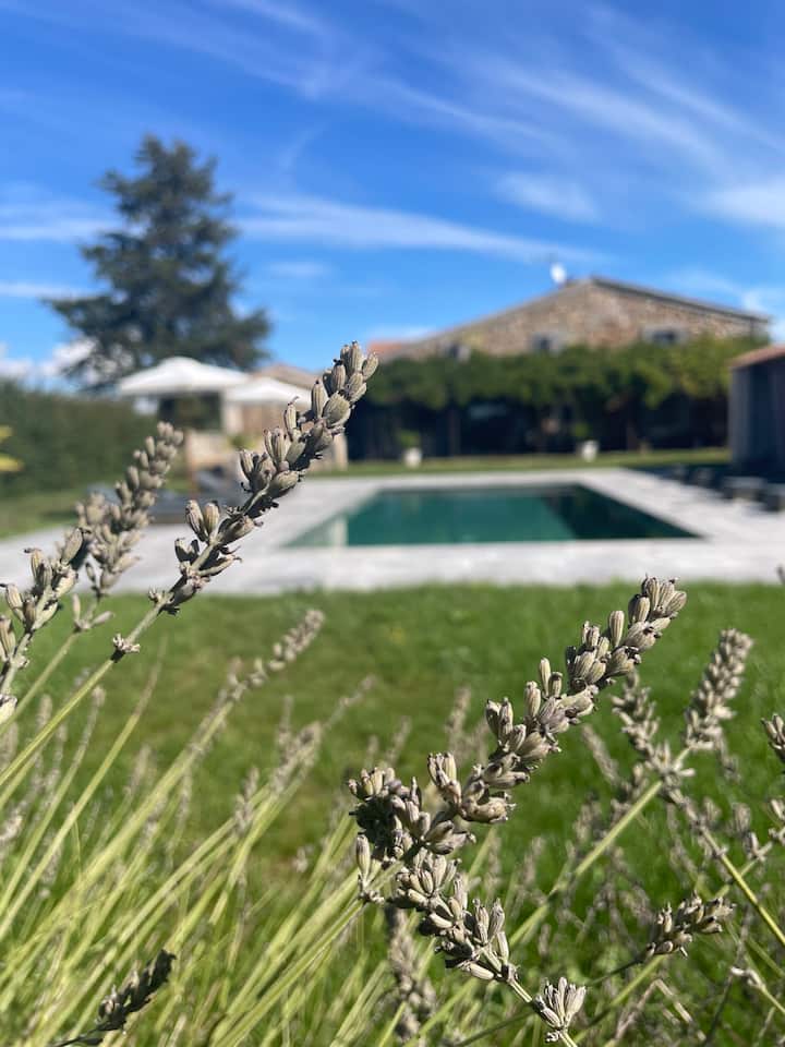 Appartement Terrasse Et Piscine -Cure à 15 Min - Cadarache