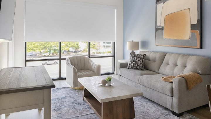 Landing | Beautiful 2bd, Gym, Courtyard - Chapel Hill, NC