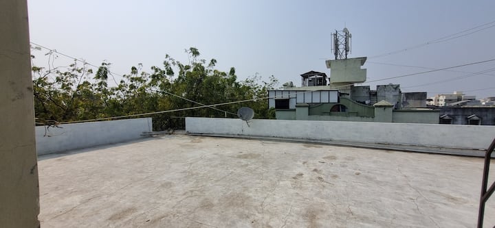 Best Place For Party Animals & Couples - アナンド