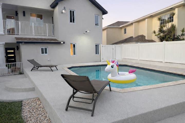 Palm Cove | Walk To Beach | Pool | Near Airport - Nassau