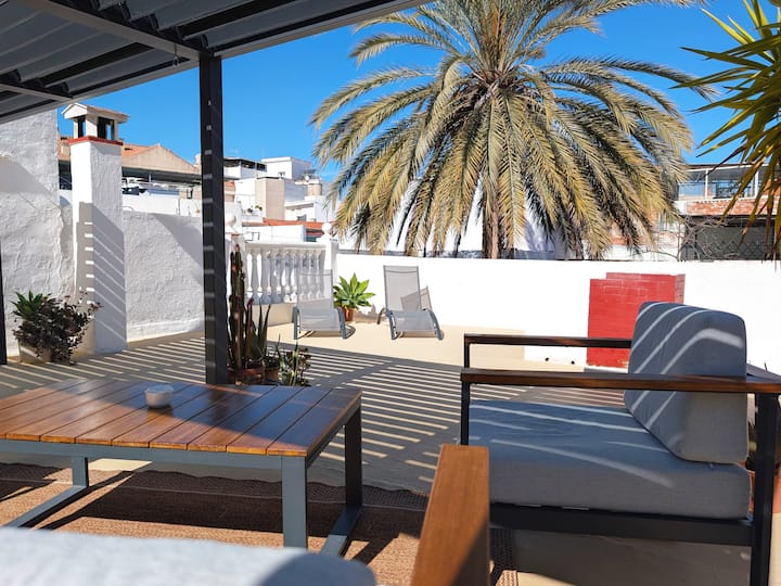 2br House W/ Rooftop Terrace, 8 Min Walk To Center - Torremolinos