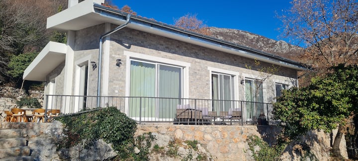 Sunrise Villa - Montenegro