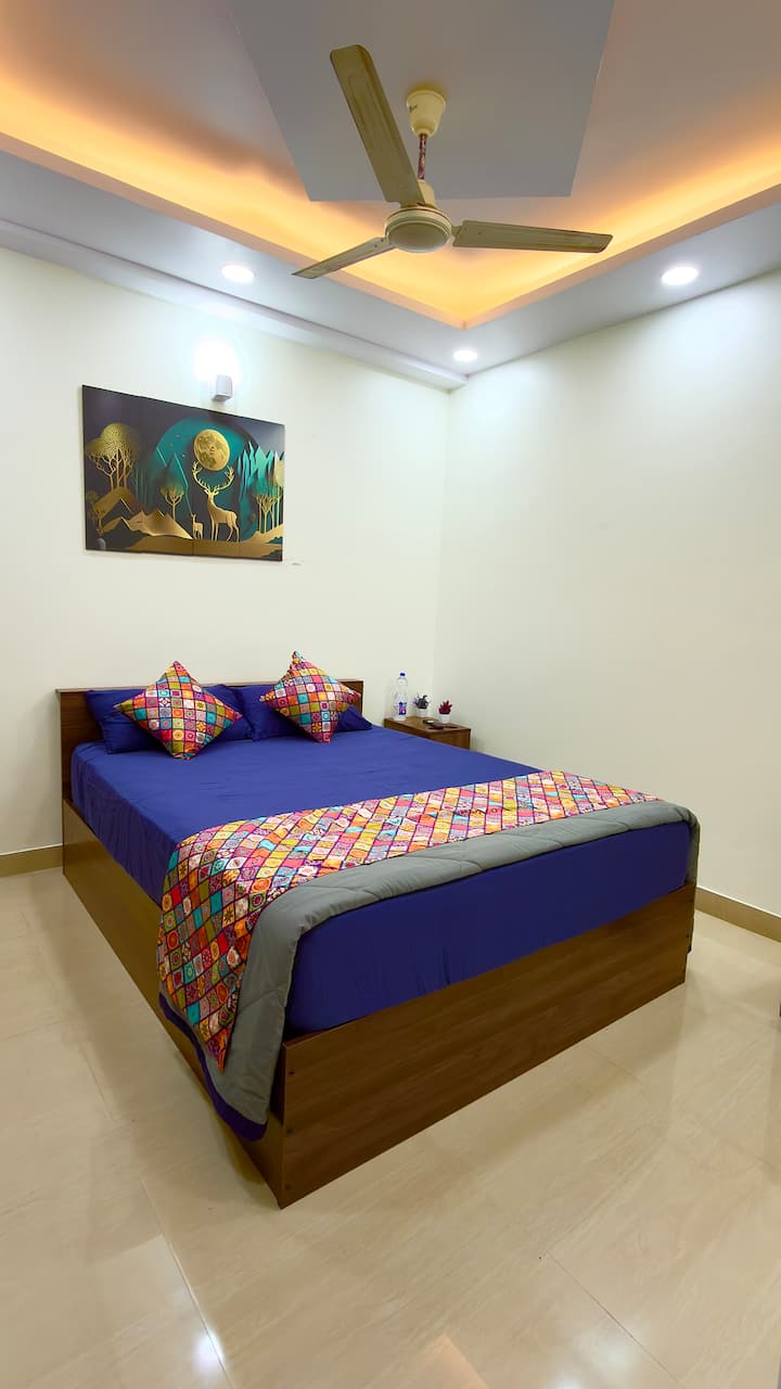 1bhk With Workstation, Wi-fi & Balcony - Noida