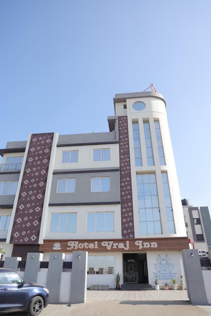 Hotel Vraj Inn-peaceful Stay - Best Budget Dwarka - Dwarka