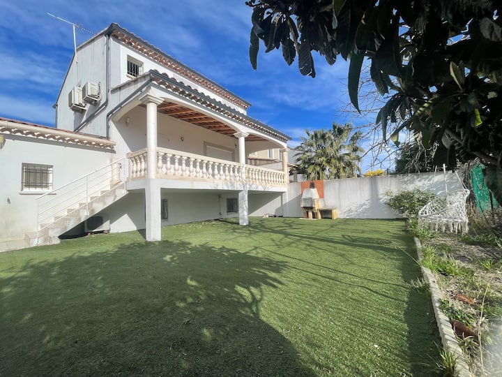 Villa De Charme à Deux Pas Du Pont Van Gogh - Arles, France