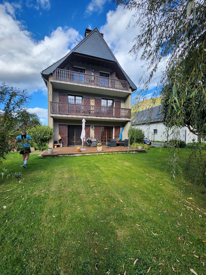 Grand Appartement 2ème éTage Avec Vue Du Vénasque - Bagnères-de-Luchon