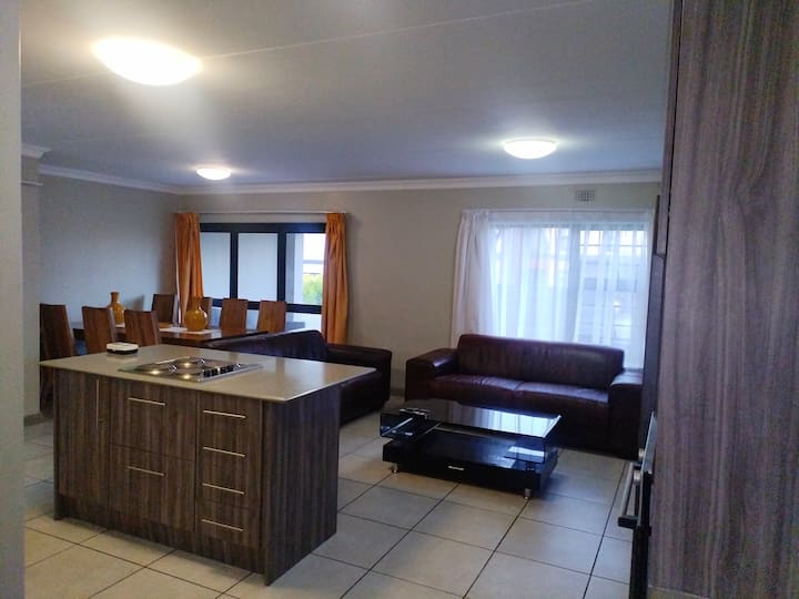 Best Home Away From Home - Roodeplaat