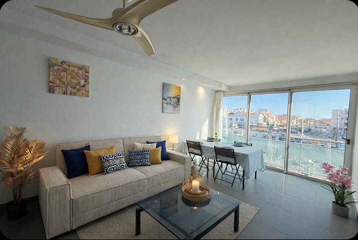 Sur Le Canal Face à La Mer - Palavas-les-Flots