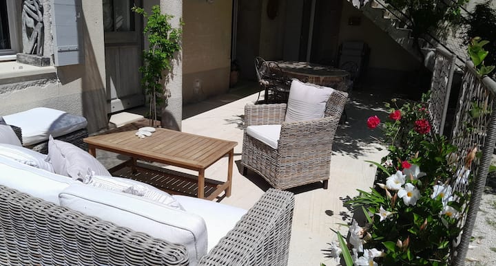 Proche Village, 2 Chambres /2 Sdb Et Parking Privé - Beaumes-de-Venise