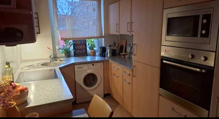 Schöne 2 Zimmer-wohung Südstadt In Rheinnähe - Cologne