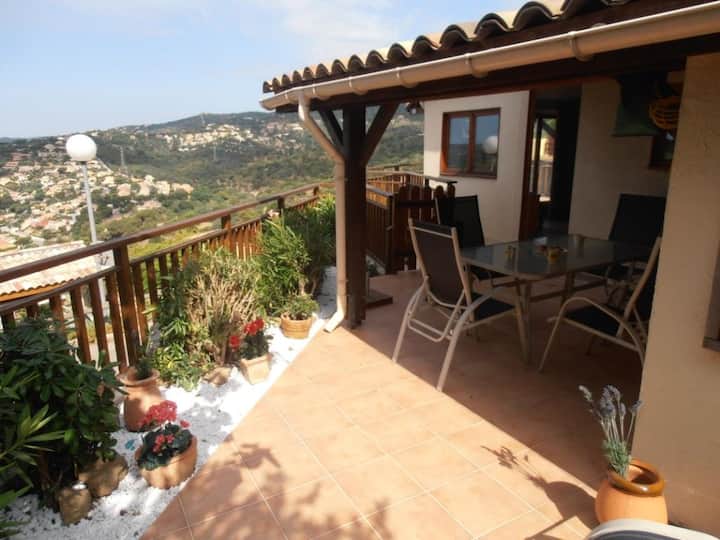 Maison 2 Chambres Dans Domaine Privé Avec Piscine - Le Lavandou