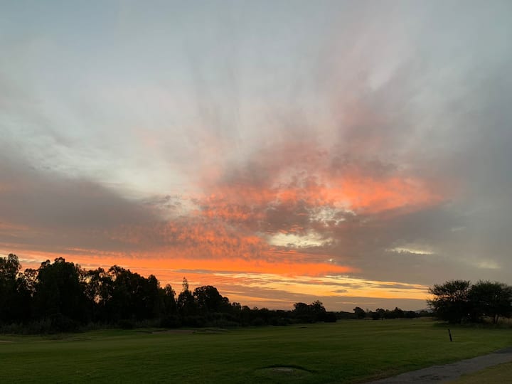 Sunset View - Relax, Unwind And Enjoy The View. - Venterskroon