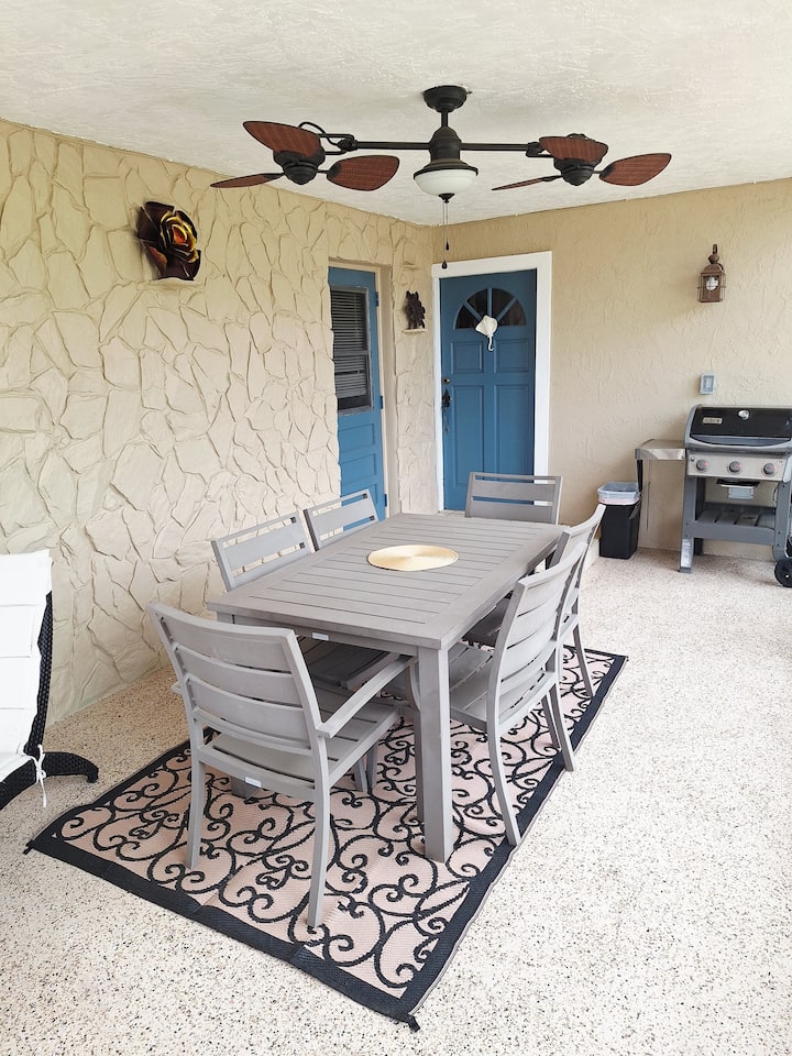 Patio Retreat! Family Getaway With Fenced Yard! - Sebastián, FL