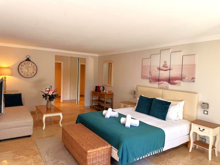 Oasis Botanique -Studio Avec Patio, Piscine Et A/c - Mougins