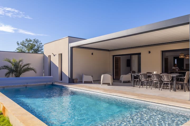 Maison Contemporaine Climatisée Avec 4 Chambres - Graveson
