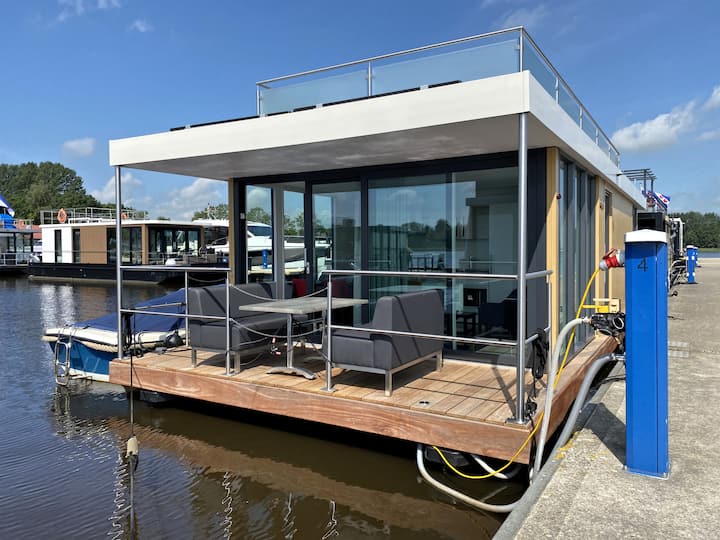 Houseboat "Robbedoes" - Sneek