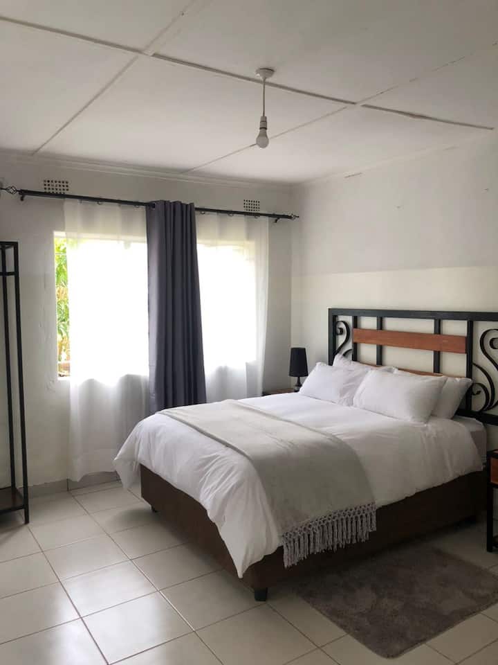 Larry's Lodge And Tours Livingstone - Zambia