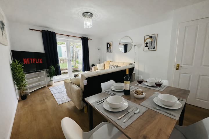 4 Br Home, Free Parking, Pets Welcome, Remote Work - Hampshire