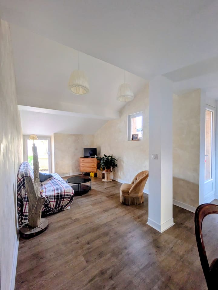 Jolie Maison Rénovée Avec Emplacement Idéal - Gers