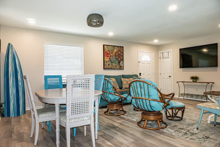Sunny Daze: 2br Coastal Haven In Jensen Beach - Jensen Beach, FL