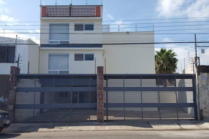 Todo El Hotel Marev: 8 Habitaciones Privadas - Irapuato