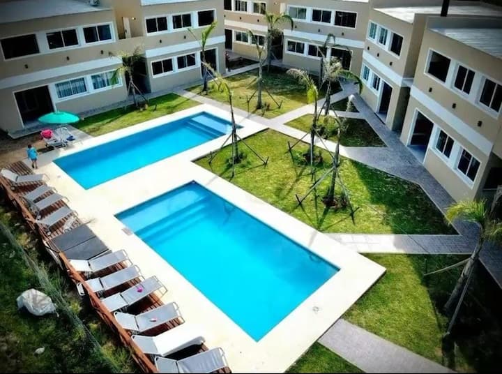 Puerto Estrellas | Leonis - Dolores