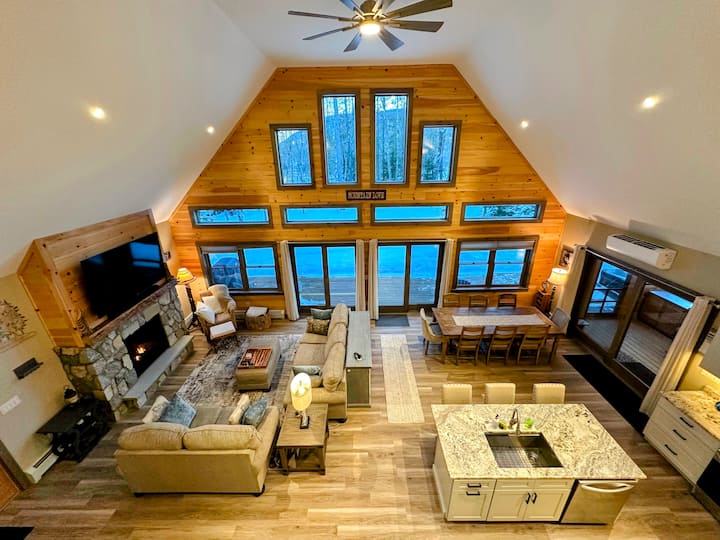 Riverfront Retreat W/ Hot Tub Near Sunday River - Bethel, ME