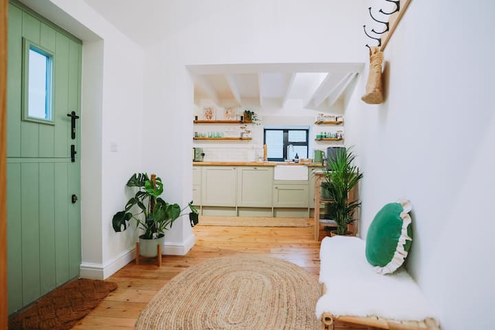 Former Workshop.
Detached. Courtyard. Parking. - Rutland