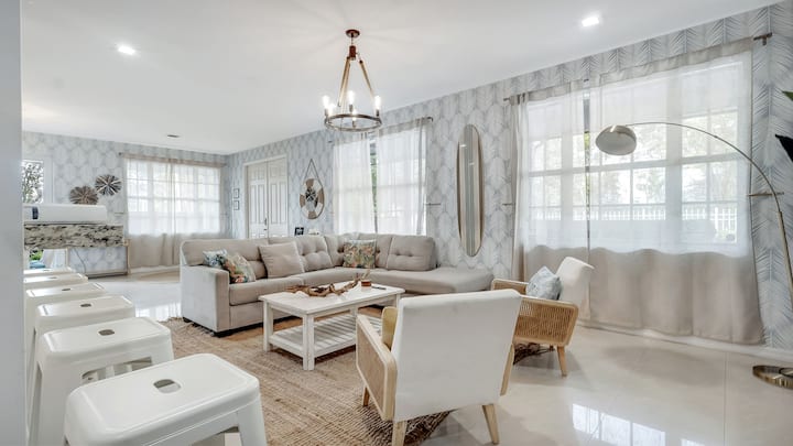 5 Bedroom Retreat Near Las Olas With Hottub! - 羅德岱堡