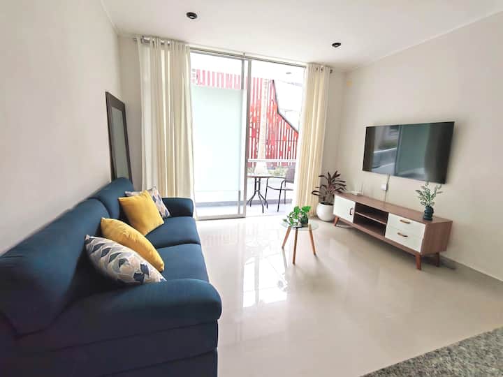 Apartamento Ejecutivo Moderno | Ac | Cama Queen - Piura