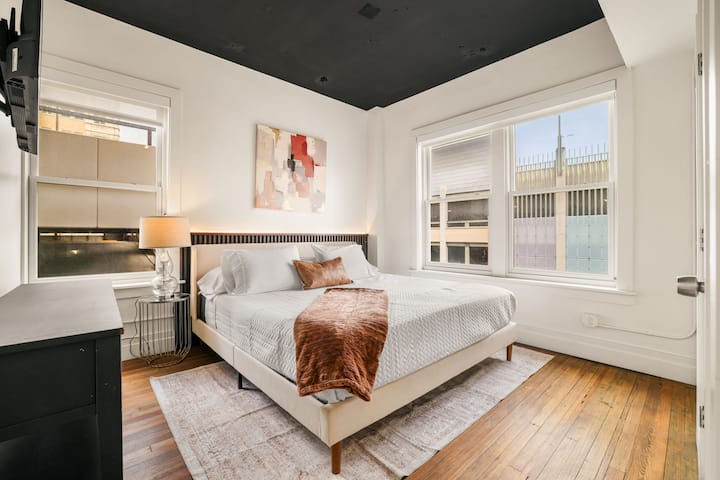 2bdrm2bath Modern Luxury On The River Walk - San Antonio, TX