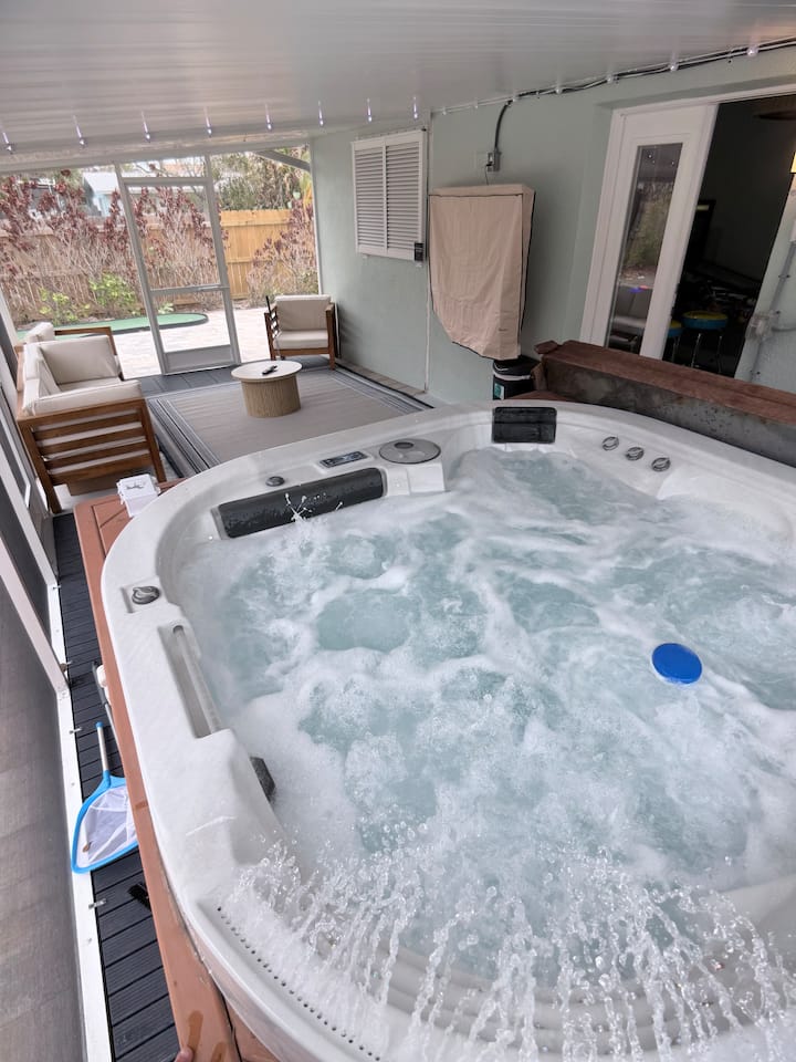 Coastal Bungalow Walk To Beach Game Room & Spa - Melbourne