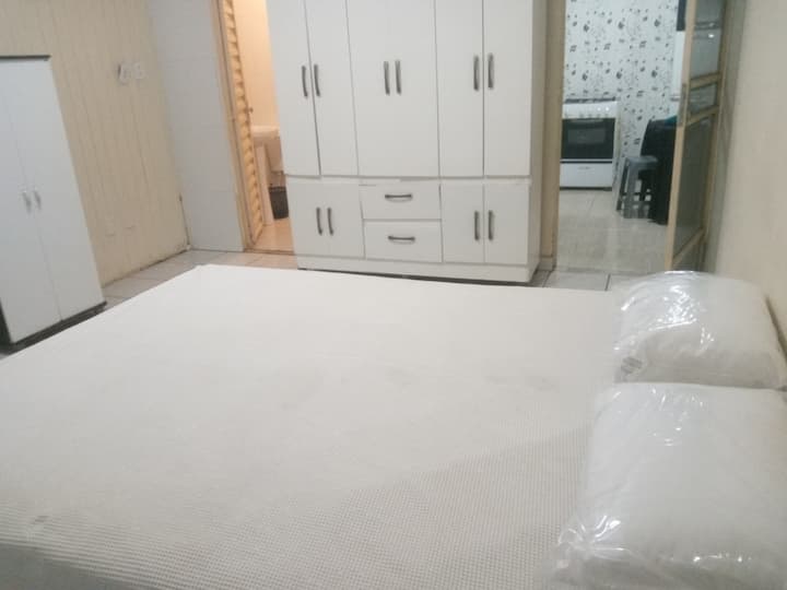 Kitnet Toda Imobiliada Cama Casal 
Geladeira Fogao - Teófilo Otoni